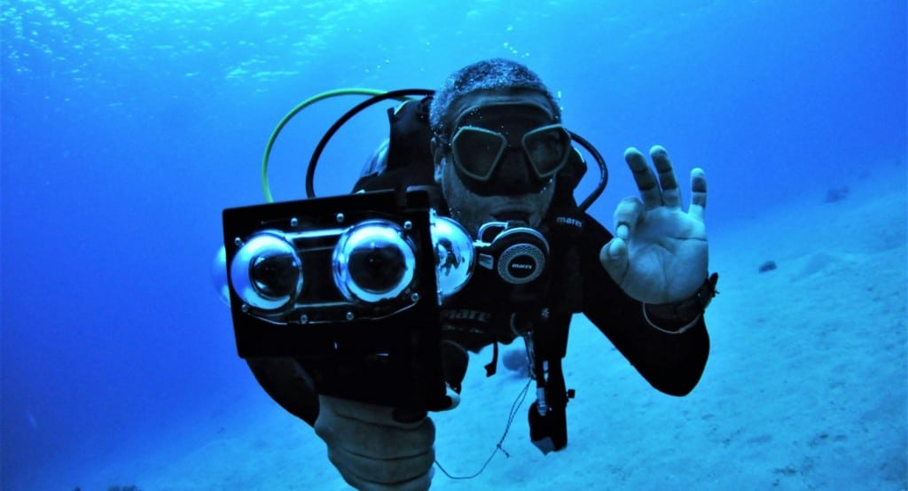Humaneyes dives into new territory with the Vuze 3D VR underwater case ...