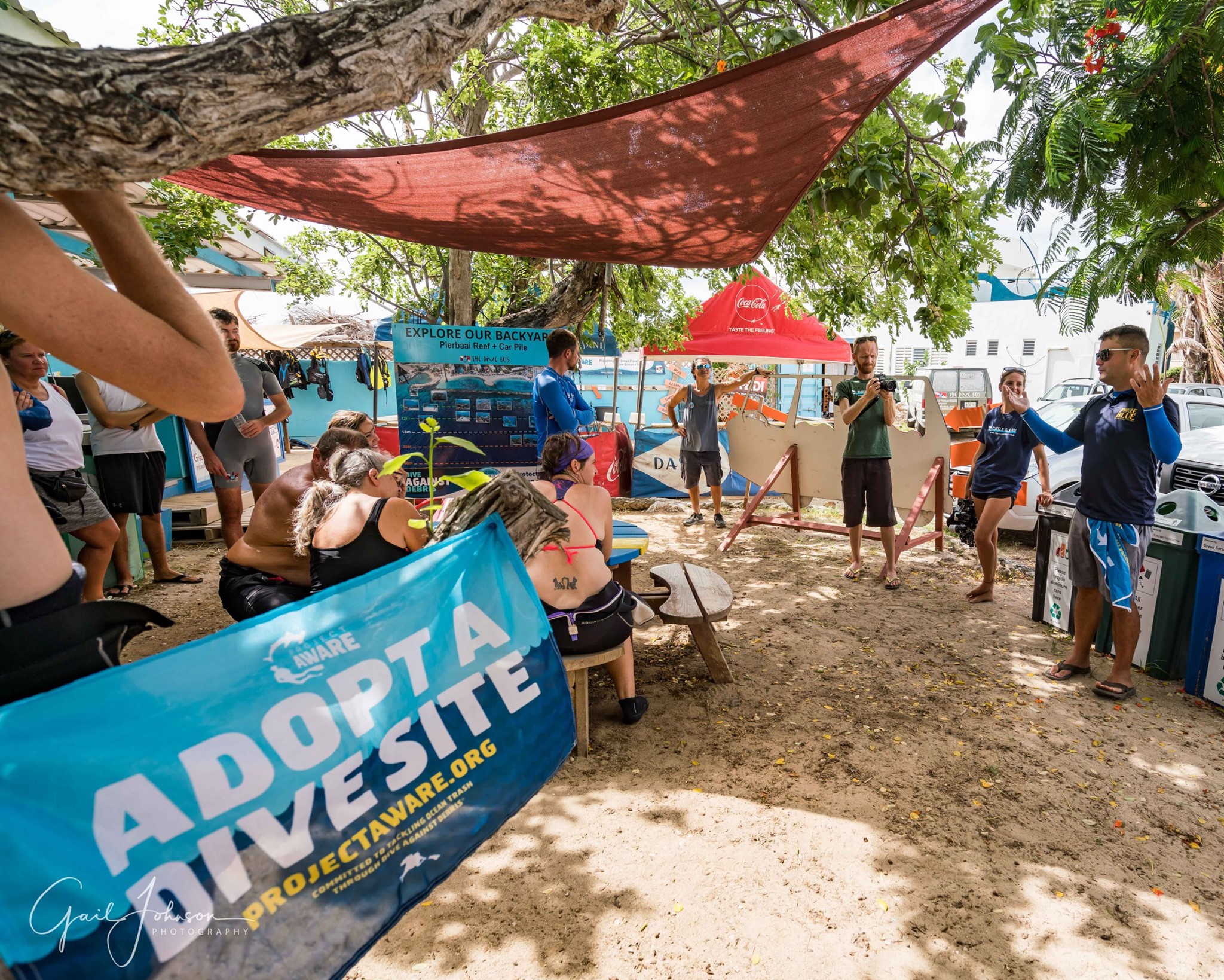 Curaçao hosts special underwater and beach clean-up | Scubaverse